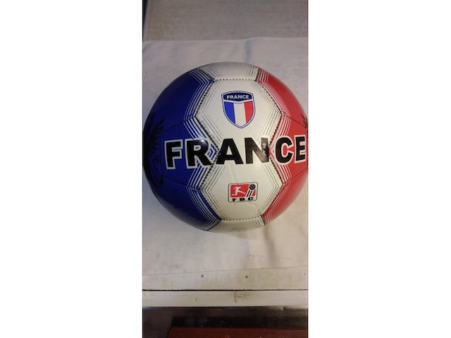 Lopta za fudbal France br.5 tezina 394 gr. vrlo malo ko