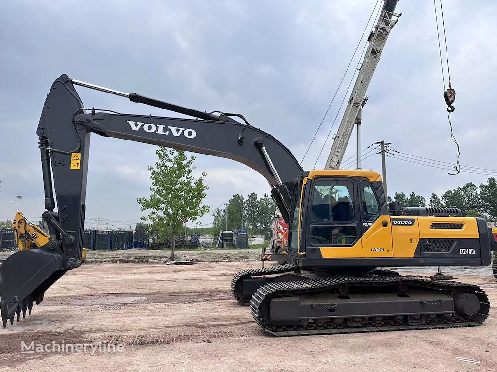 Volvo EC240D bager guseničar