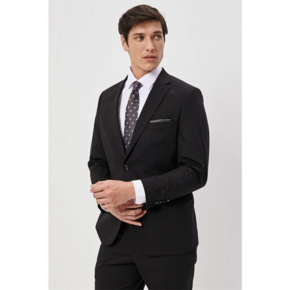 Regular Fit Comfortable Cut Mono Collar Suit