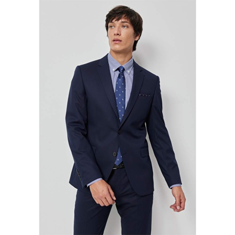 Regular Fit Comfortable Cut Mono Collar Suit