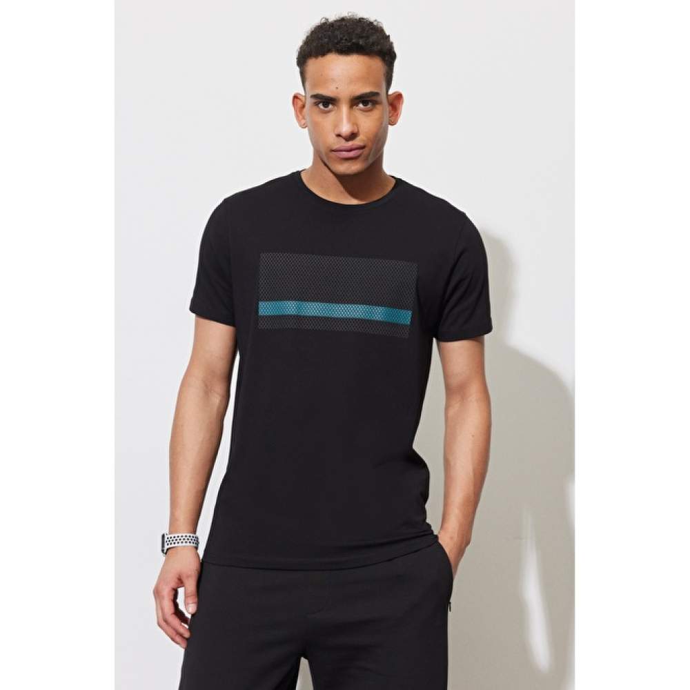 Slim Fit Crew Neck Short Sleeve Printed T-Shirt