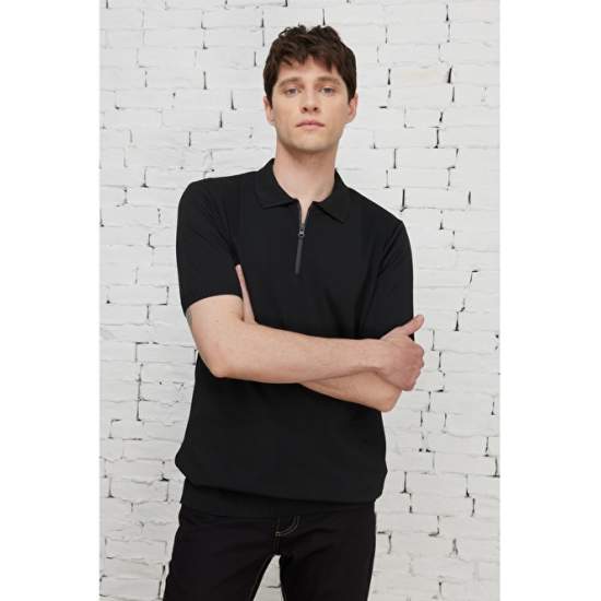 Standard Fit Polo Collar Short Sleeve Knitwear