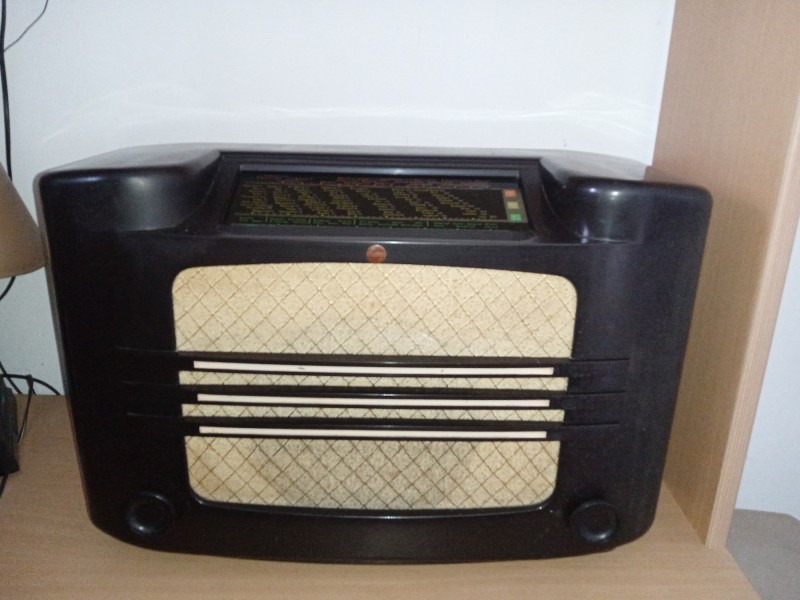 Stari radio iz 1936 god