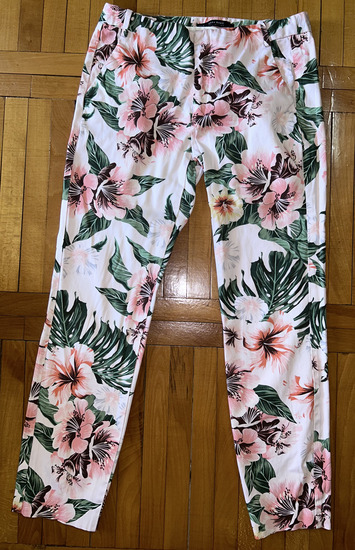 Zara pantalone floral print