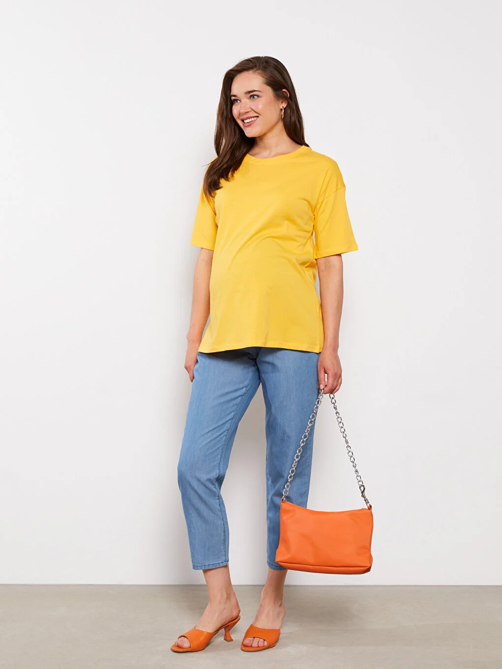 LCWAIKIKI Maternity Jednostavna pamučna ženska majica za trudnice sa okruglim izrezom kratkih rukava