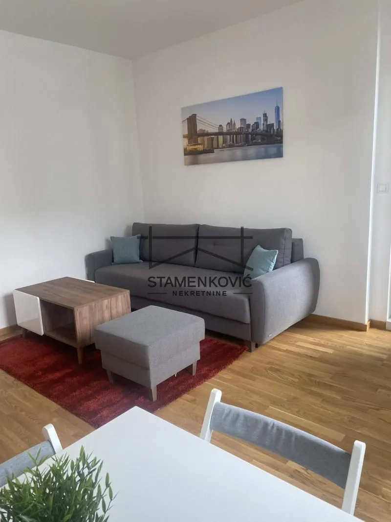 Izdavanje, dvosoban stan, 40m2, Bulevar Evrope, Novi Sad, Novi Sad