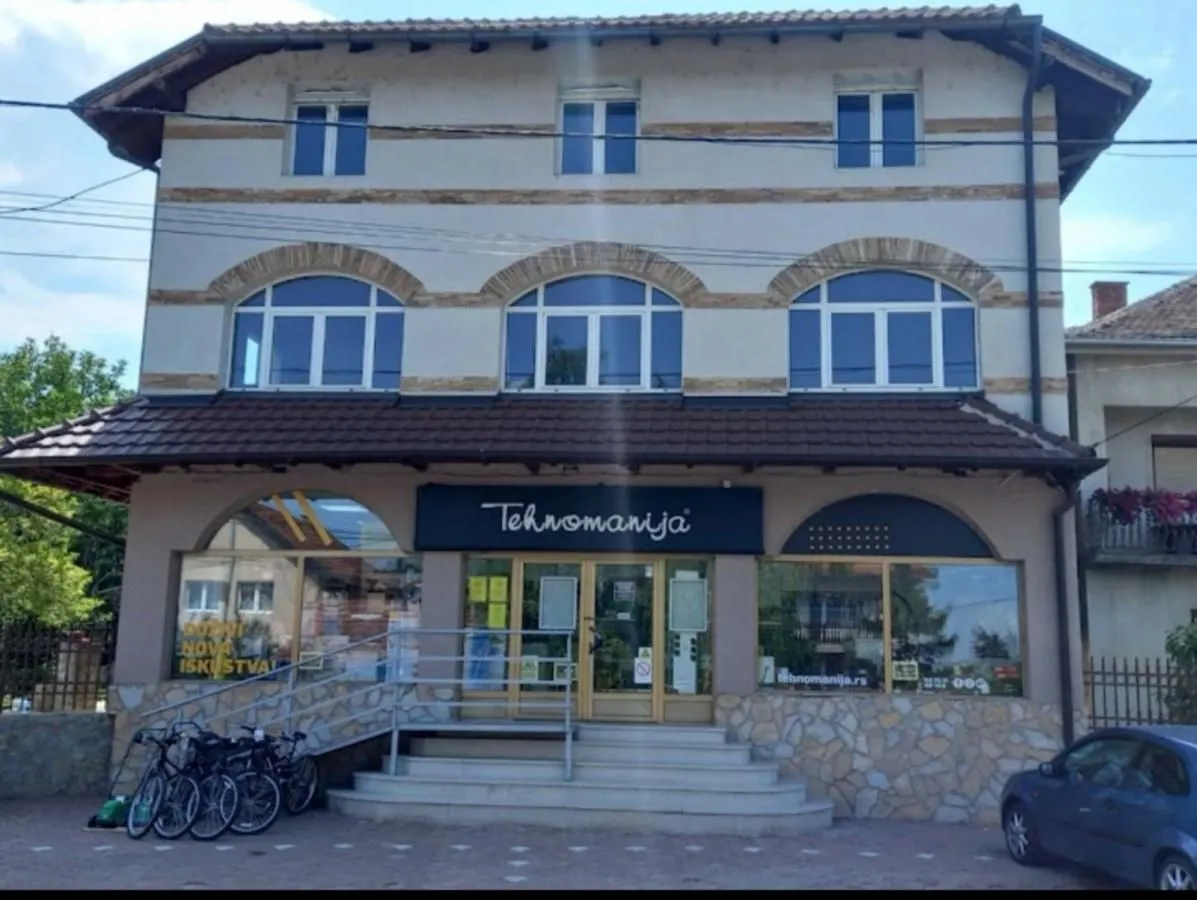 Izdavanje, poslovni prostor, 90m2, Grocka, Beograd