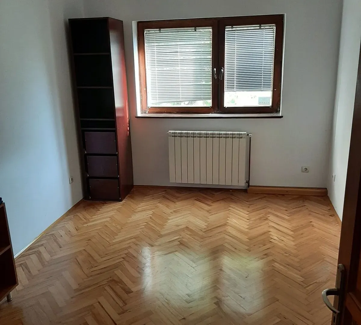 Izdavanje, kuća, 180m², Kluz, Zvezdara Sve Podlokacije