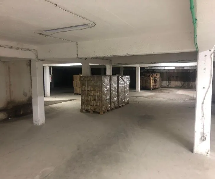 Izdavanje, poslovni prostor, 600m2, Petlovo Brdo, Beograd