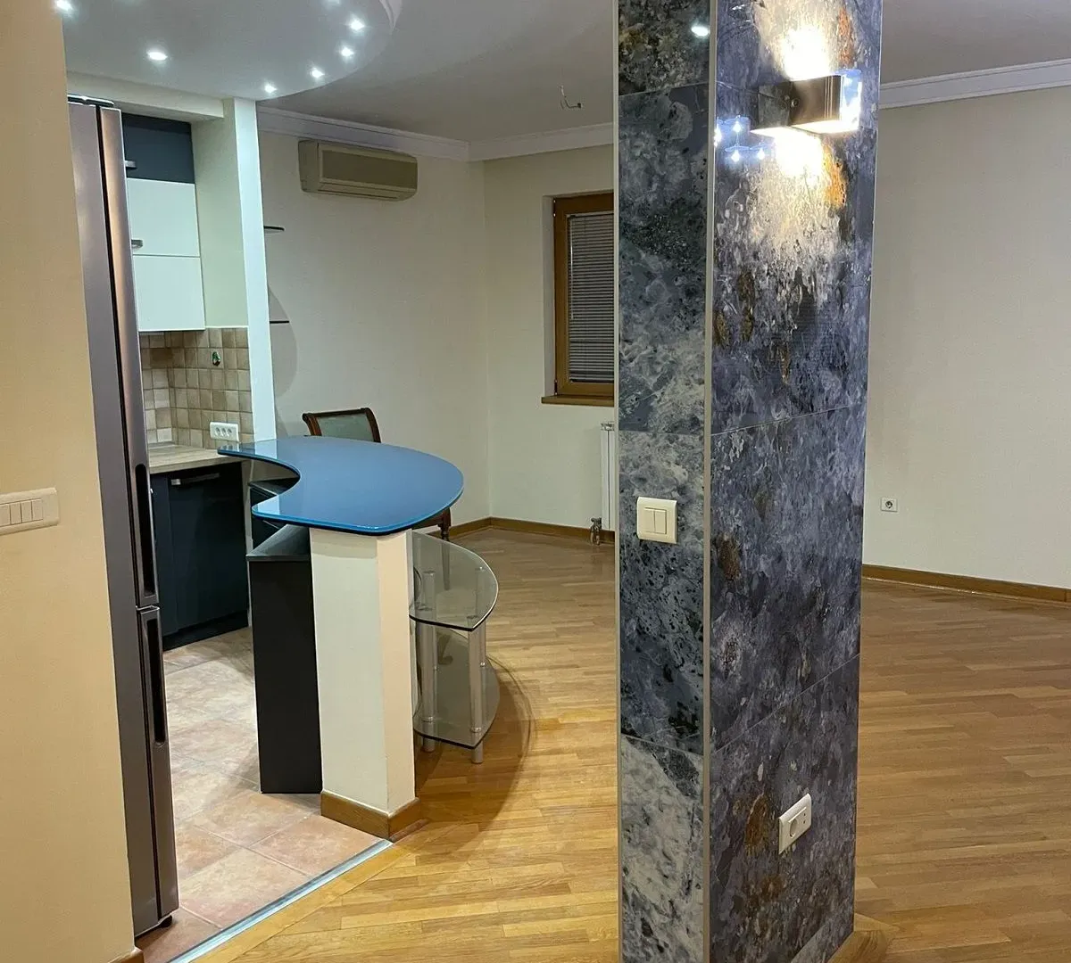 Izdavanje, trosoban stan, 120m2, Savski Venac, Beograd