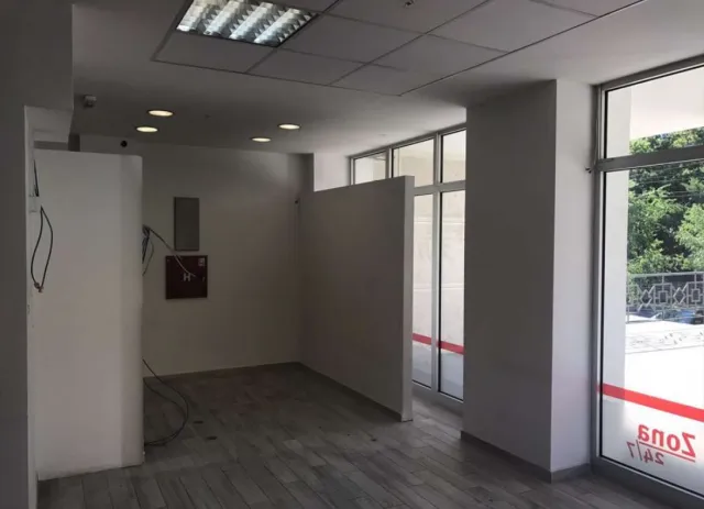 Izdavanje, poslovni prostor, 200m2, Uciteljsko Naselje, Zvezdara, Beograd