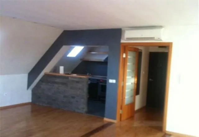 Izdavanje, petosoban stan, 0m2, Bajlonijeva Pijaca, Beograd