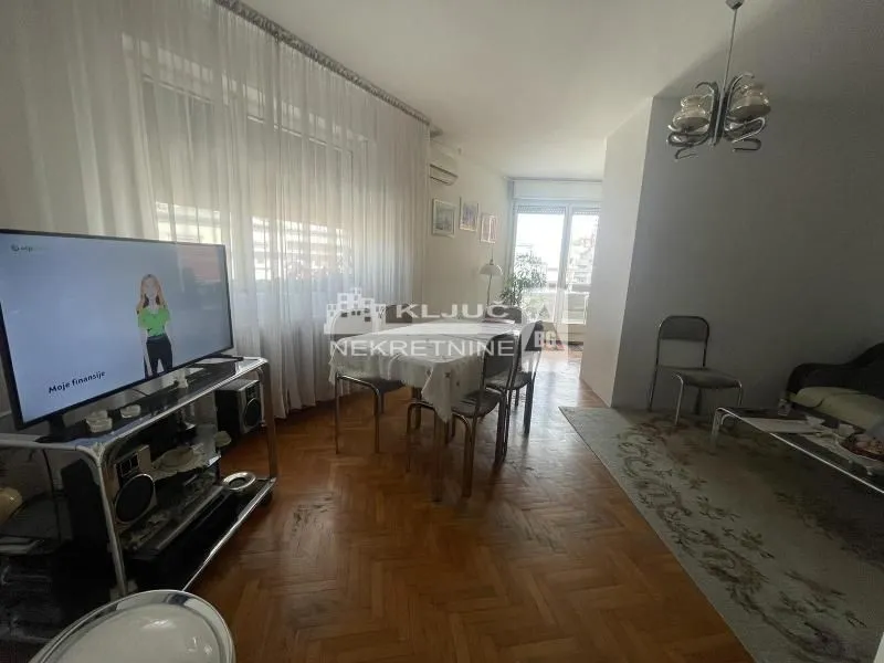 Prodaja, dvosoban stan, 83m2, Kalenić Pijaca, Vračar, Beograd