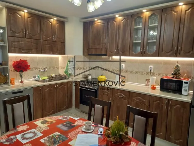 Prodaja, dvosoban stan, 65m2, Detelinara, Novi Sad, Novi Sad