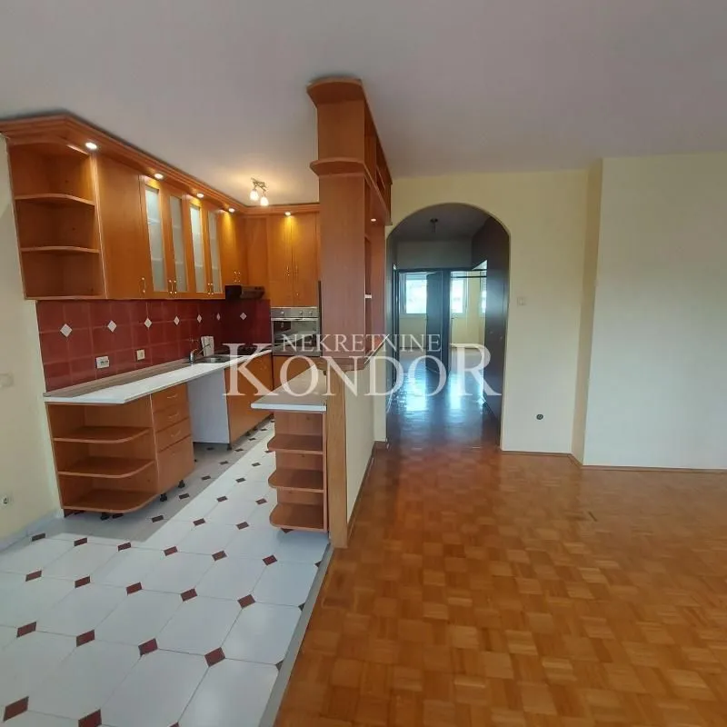 Prodaja, trosoban stan, 68m2, Novi Beograd Blok 21, Novi Beograd, Beograd