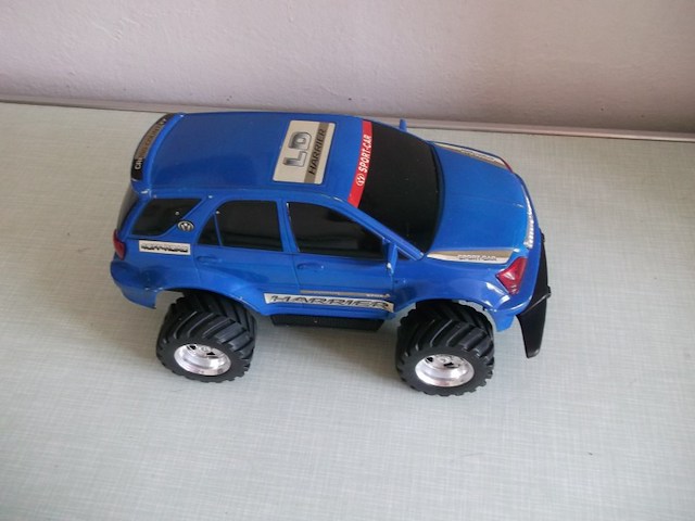 Toyota Harrier - veliki džip 1:18