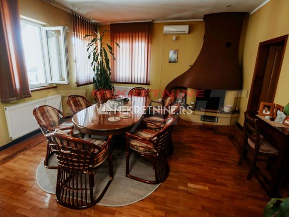 ARANĐELOVAC, 242M2, 6 ARI PLACA,