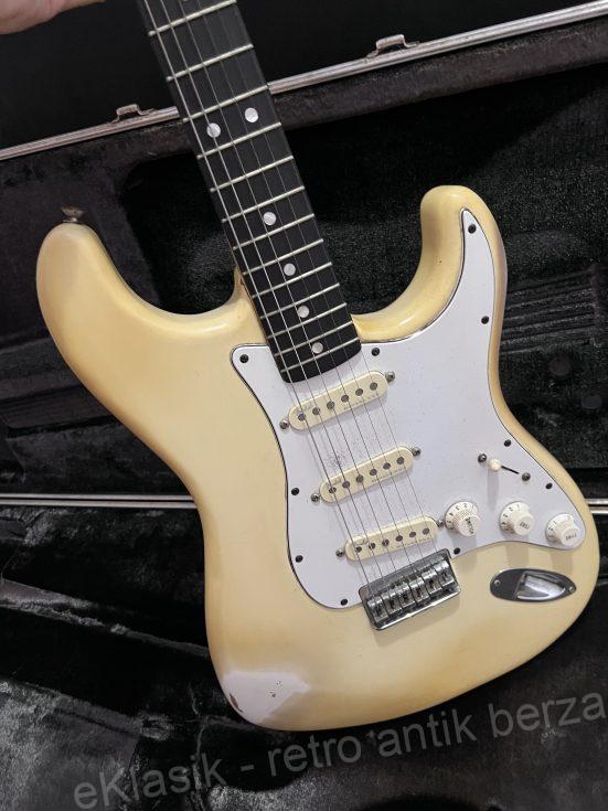 Fender Stratocaster Hardtail iz 1979