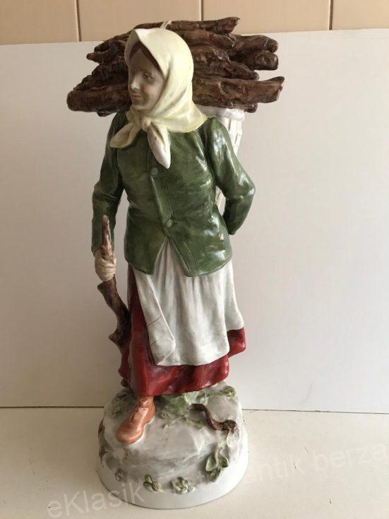 Porcelanska figura ROYAL DUX BOHEMIA