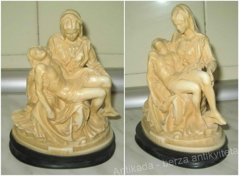 PIETA A.Santini Mikelanđelova figura