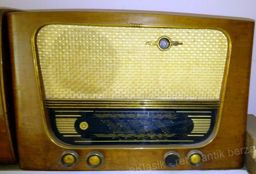 Radio aparat Tesla 57B