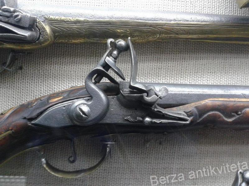Staro kolekcionarsko oruzje proizvedeno do 1945.