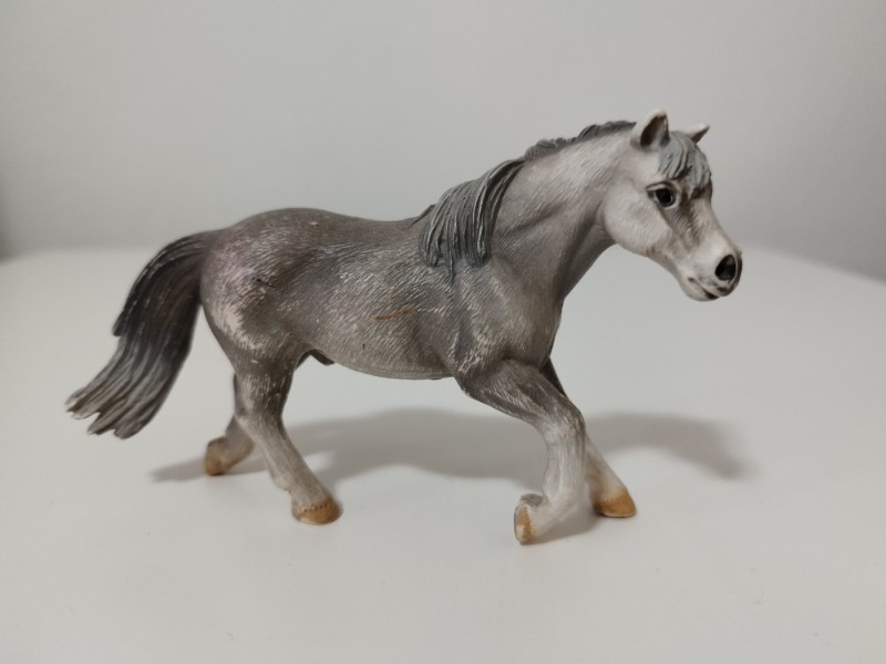 Schleich sivi konj