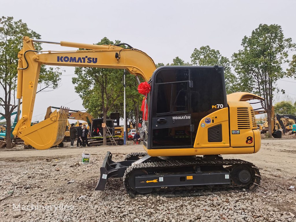 Komatsu PC70-8 bager guseničar