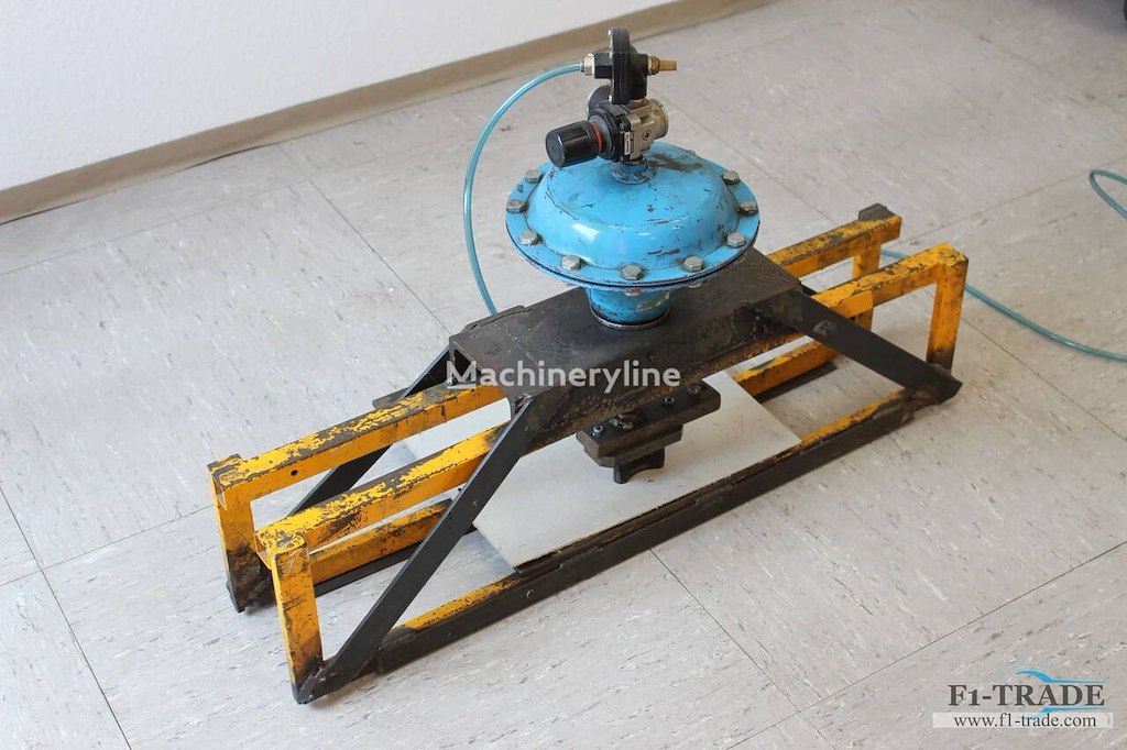 Punching machine PRINTEX 10097 mašina za bušenje papira