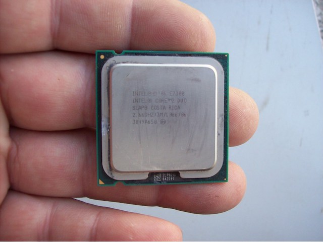 Intel Core 2 Duo E7300(2x 2.66 Ghz, 3Mb, 1066 fsb)