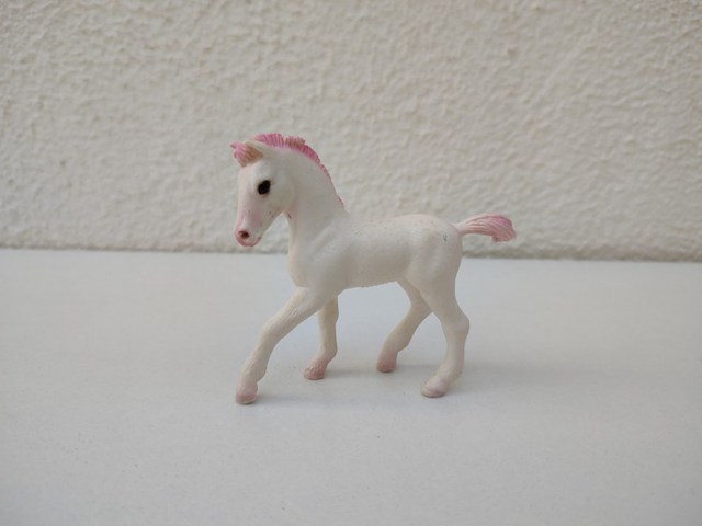 Schleich 09 poni - zdrebe