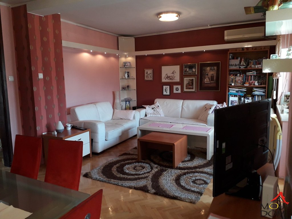 Stan,NOVI SAD,CENTAR,kv: 88, € 154500, ID: 1025832