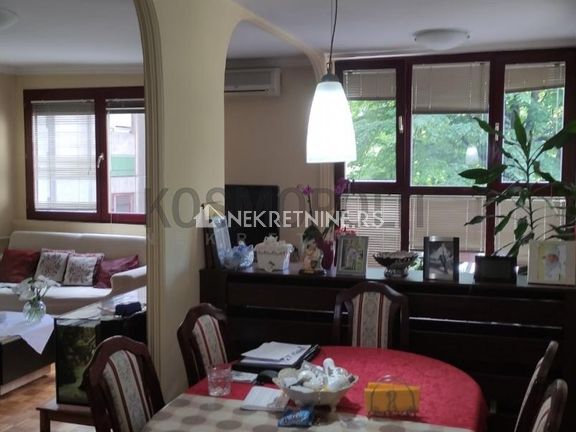 Voždovac, Banjica, Bulevar oslobođenja, 2.0, 52m2, 132000 EUR