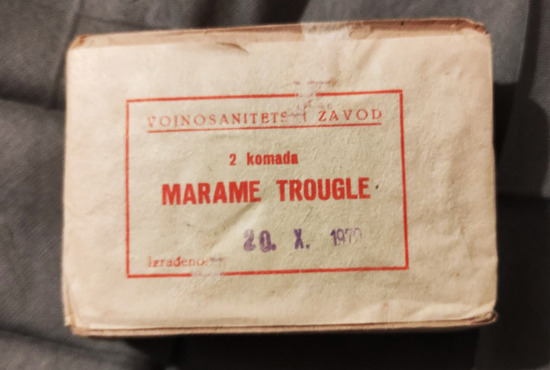 Vintage trouglasta pamucna marama JNA