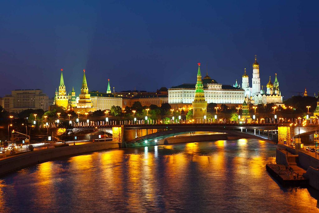 368×254 City (Moscow By Night) – Grad Moskva – Pogled na reku – 3D fototapeta zidni mural foto tapeta