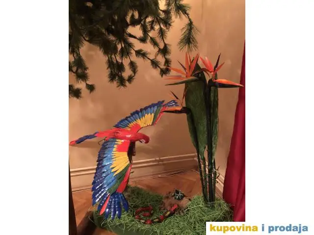 Papagaj u letu kao Trash Art