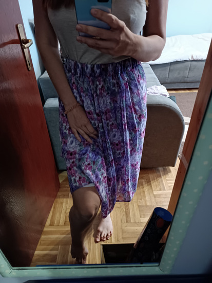 Sivena cvetna haljina