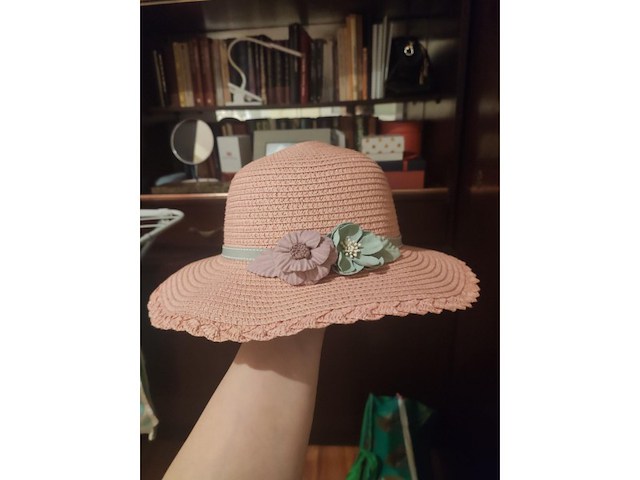 Roze šešir