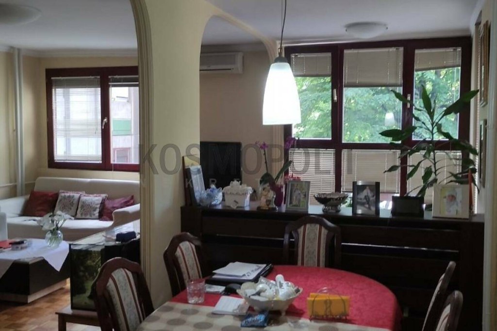 Voždovac, Banjica, Bulevar oslobođenja, 2.0, 52m2, 132000 EUR