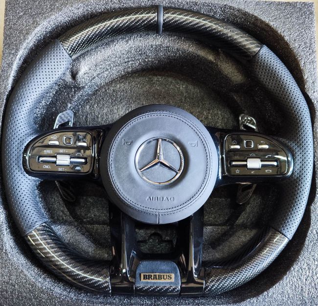 Mercedes Benz volan Brabus carbon crni