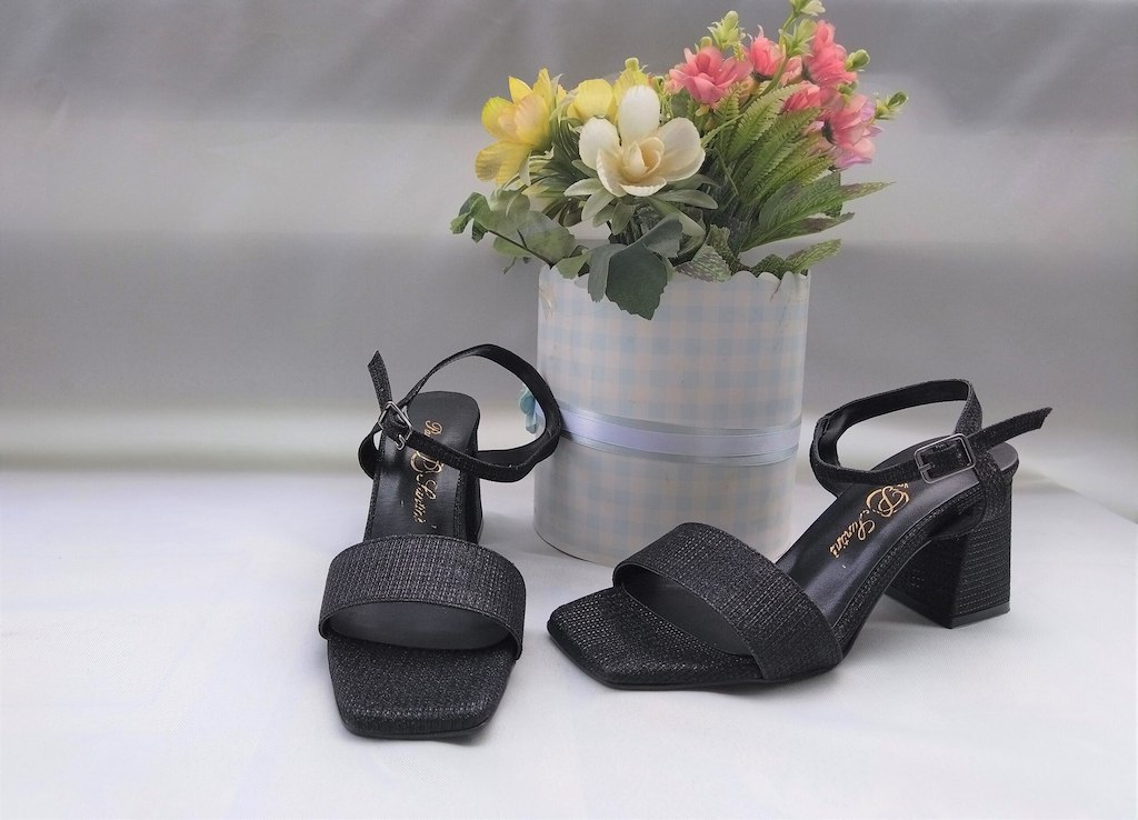 Ženske sandale na malu petu (70 crna) crne