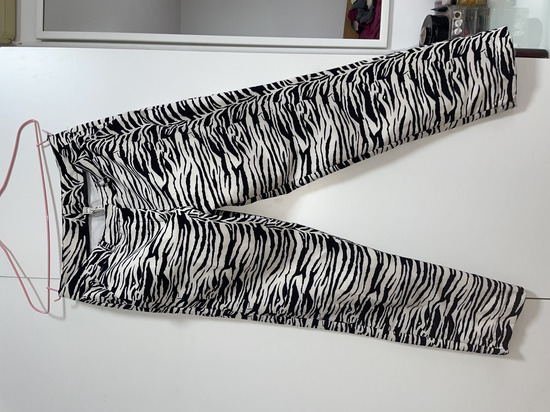 ZENSKE ZEBRASTE PANTALONE