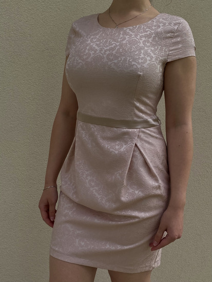 Roza haljina