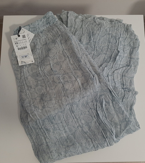 ZARA Pantalone sa etiketom NOVO