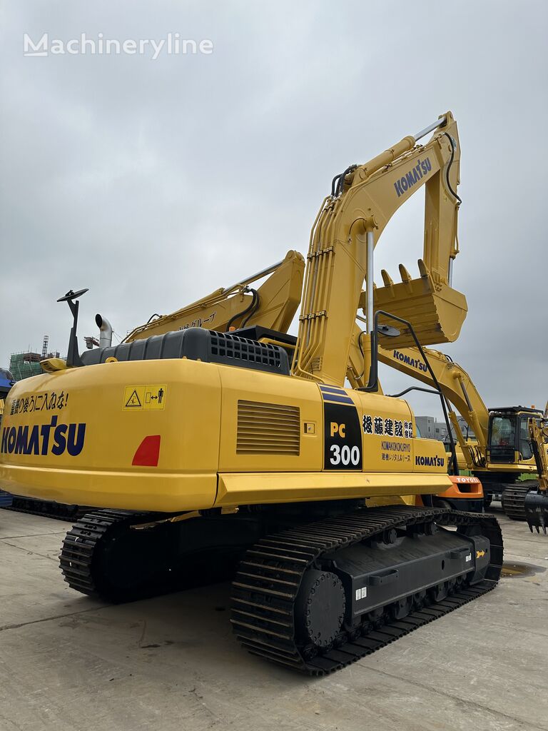 Komatsu PC300-8N1 bager guseničar