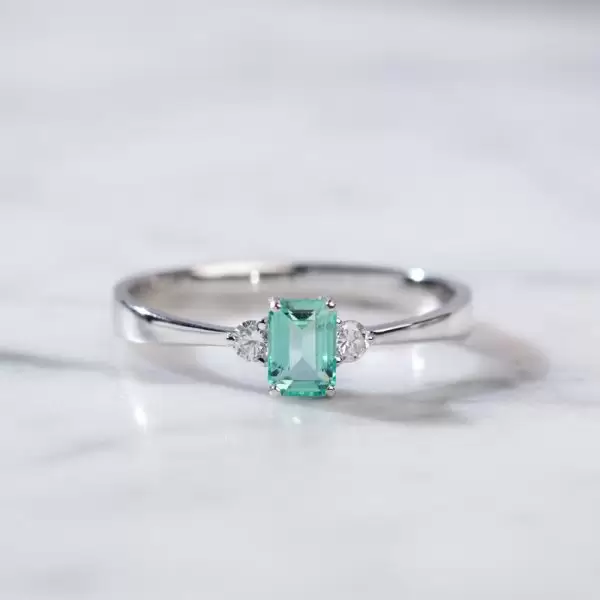 Prsten – belo zlato i smaragd, 3228