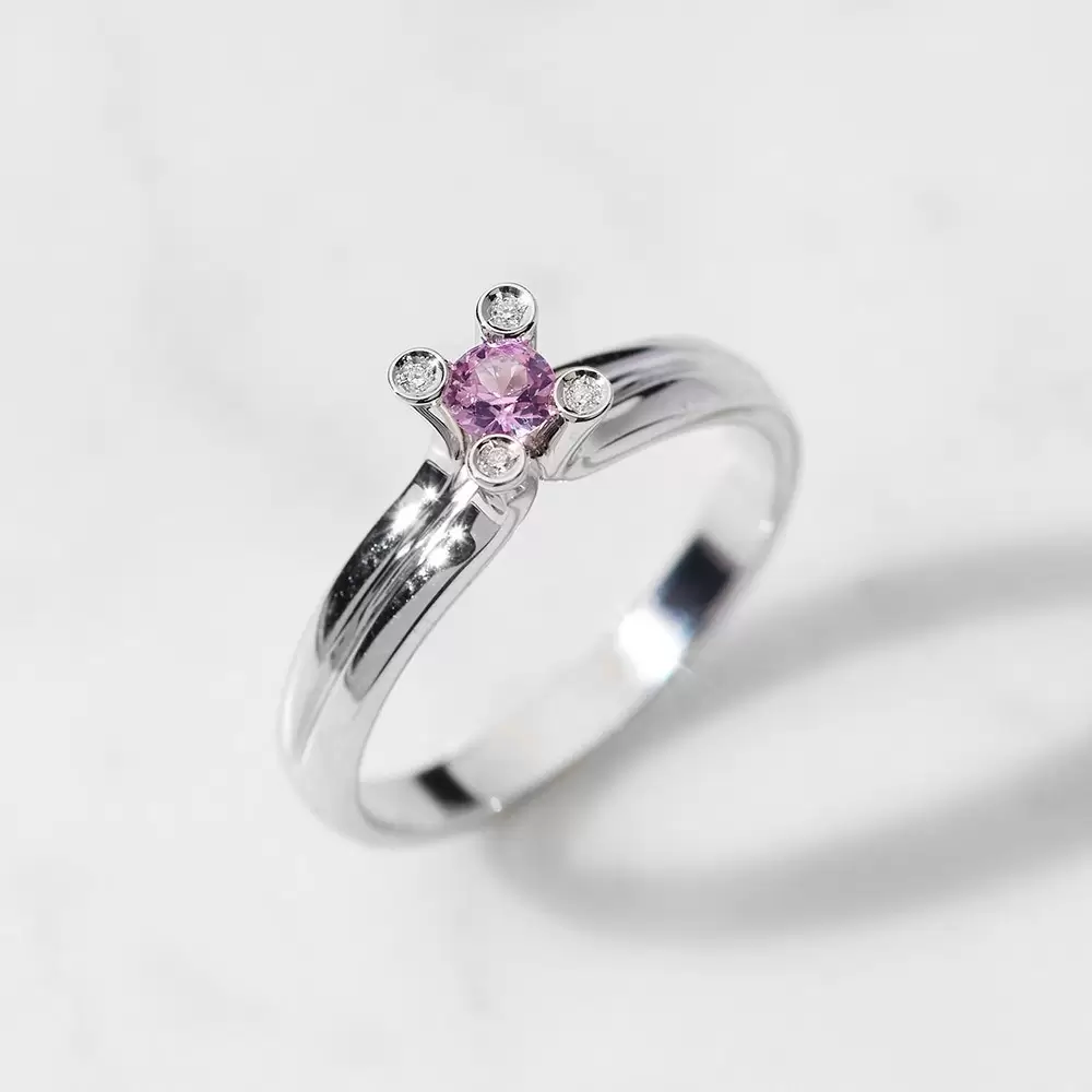 Roze safir i belo zlato, 3899