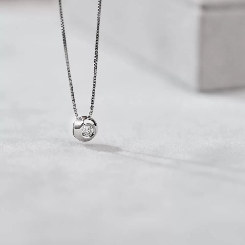 Ogrlica sa jednim dijamantom 0.05ct, 124