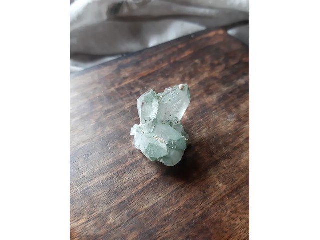 Kristal, druza - Akva aura