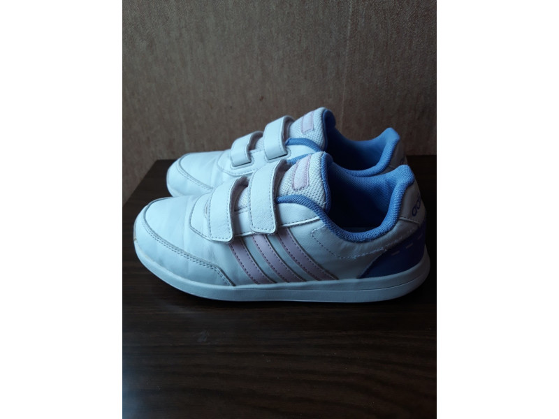 PATIKE "ADIDAS" br. 33/21cm.